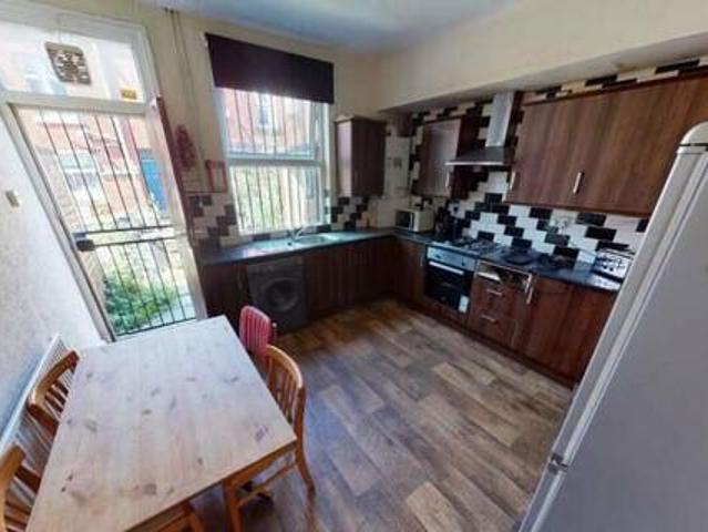 Welton Place, Hyde Park, 4 Bedroom Terraced