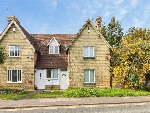 Welwyn Garden City AL8, 2 bed property to rent, £1,450 pcm | PrimeLocation