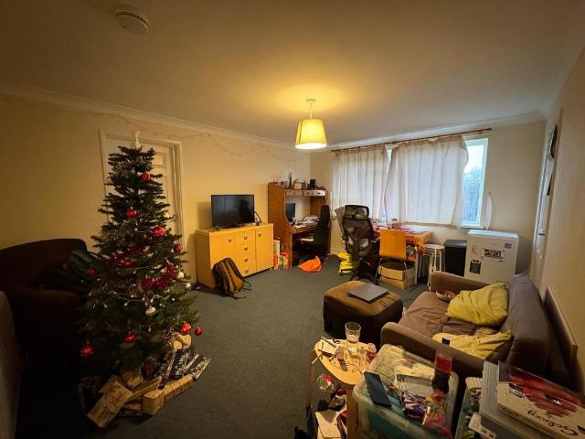 Welbeck Avenue, Southampton 1 bed flat to rent £1,050 pcm £242 pw