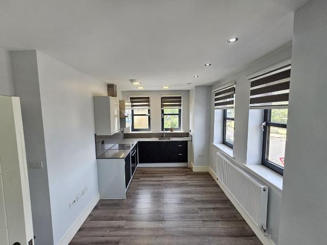 Welbeck Road, Barnet EN4, 2 bed flat to rent, £2,000 pcm | PrimeLocation
