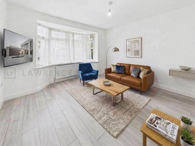 Welbeck Road, Harrow, HA2 3 bed semi detached house to rent £2,400 pcm £554 pw