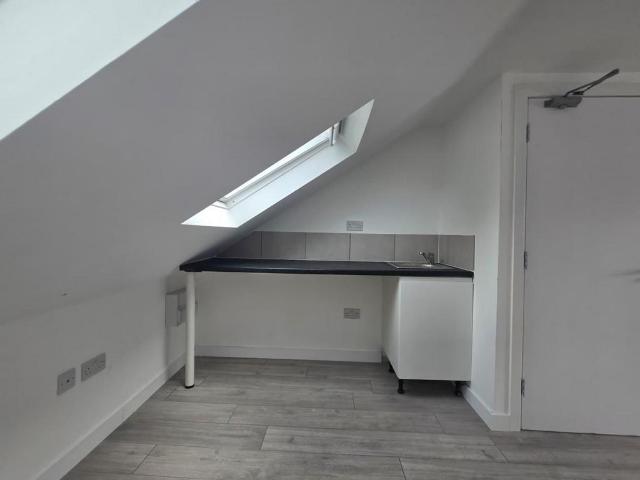Welbeck Road, Harrow 6 bed semi detached house to rent £6,000 pcm £1,385 pw