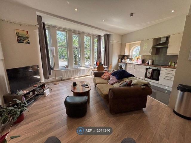 Welburn Drive, Leeds LS16, 2 bed flat to rent, £1,400 pcm | PrimeLocation