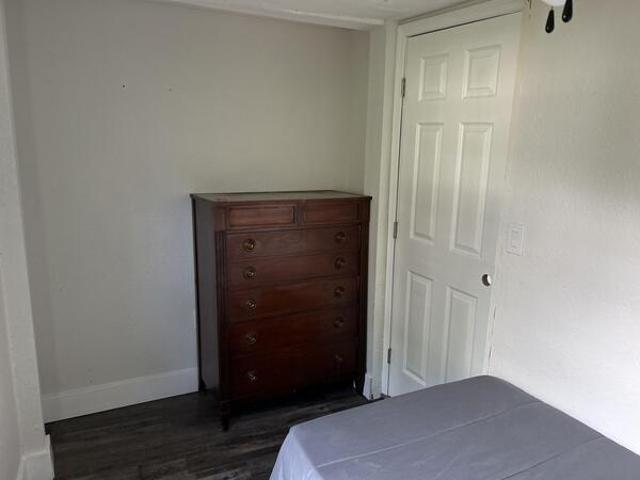 Welcome Home: Cozy Tampa House Close to Public Transit Fast WiFi
