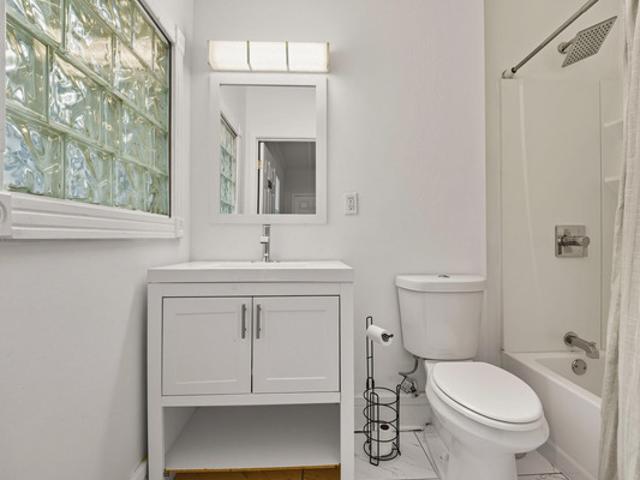 Welcome Home! Enjoy a bright, modern, and inviting home in the heart of Atlanta