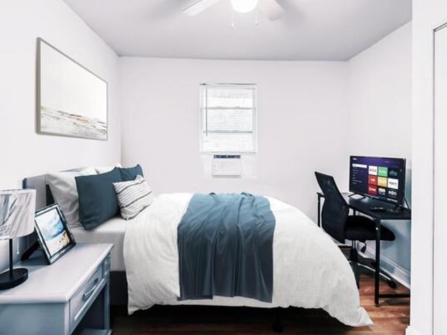 Welcome Home Modern suite w/fridge, desk, chair, high end mattress, professional cleaning twice a month. Quiet, respectful pad mates. Charming neighborhood close to bus stop, market.420 friendly
