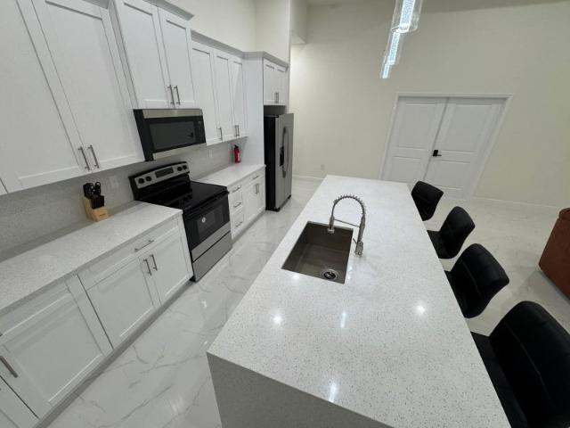 Welcome Home to Comfort & Convenience in Lehigh Ac