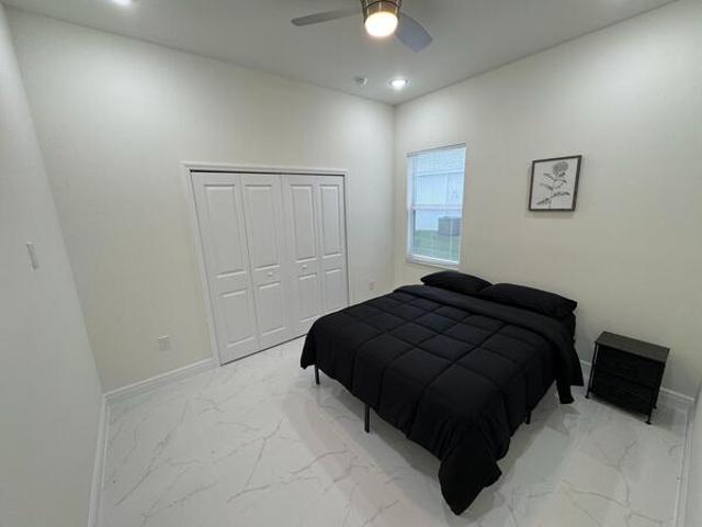 Welcome Home to Comfort & Convenience in Lehigh Acres!