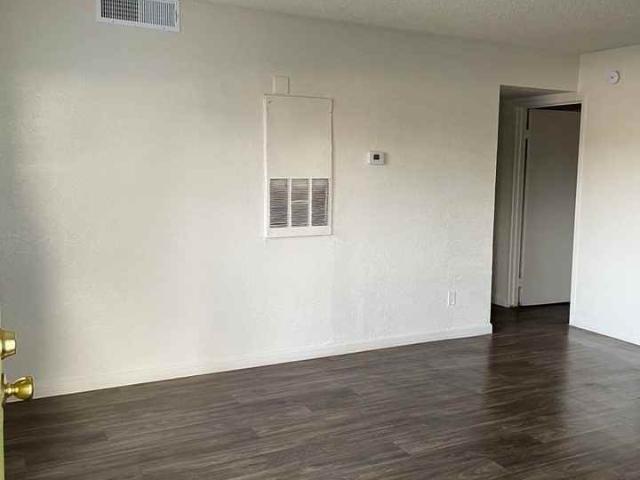 Welcome Home to Canyon Pointe Apartments! Ask about our availability, move in specials and low application fees! 2 Bedroom Apartment for Rent at 3621 N Black Canyon Hwy, Phoenix, AZ 85015