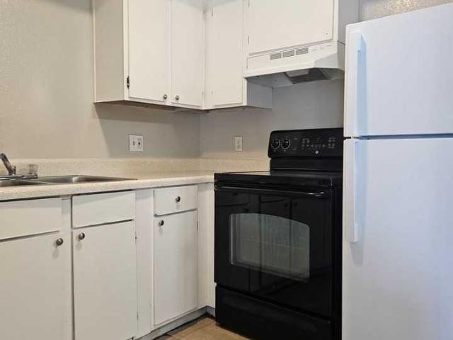 Welcome Home to AZ Commons in Central Tucson 1 Bedroom Apartment for Rent at 3653 E 2nd St, Tucson, AZ 85716 Miramonte