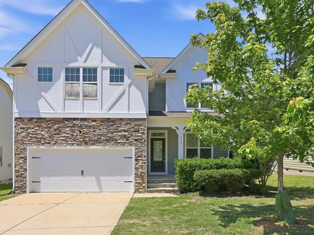 Welcome home to this BEAUTIFUL 2 STORY HOME offering a GREAT FLOOR PLAN designed for both everyday living and entertaining. From the moment you step inside, you'll appreciate the thoughtful layout and inviting spaces throughout.