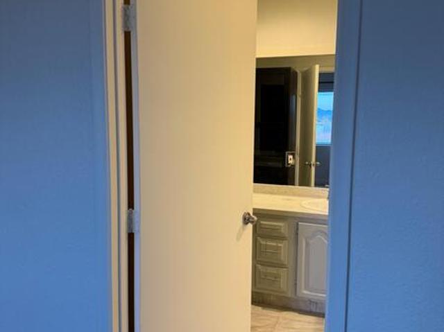 Welcome Home to Twin Lakes – Quiet Family Neighborhood