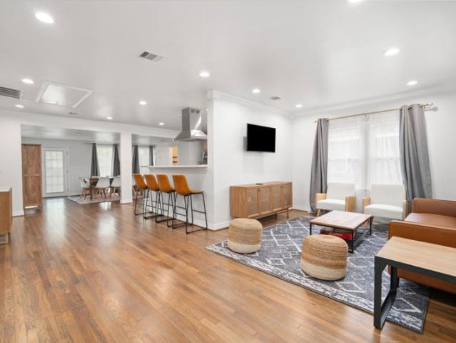 Welcome to Bungalow Bella Suites relaxing spacious