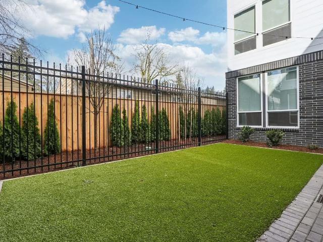 Welcome to Burnside Bluffs – Your New Urban Retreat! Studio Apartment for Rent at 17528 E Burnside St, Gresham, OR 97233 Rockwood