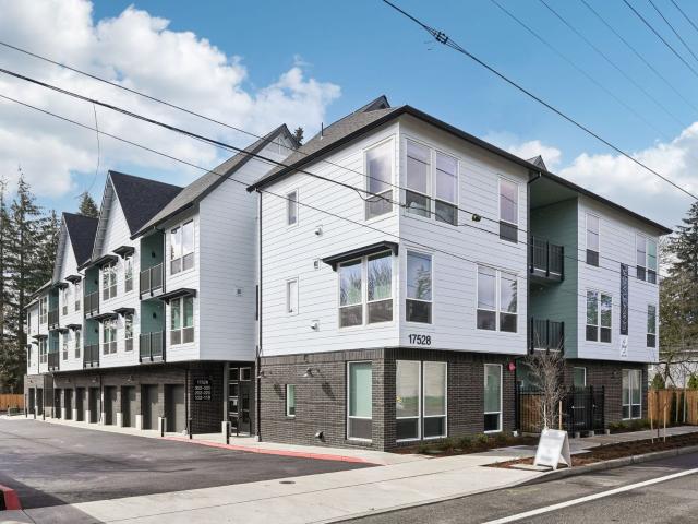 Welcome to Burnside Bluffs – Your New Urban Retreat!