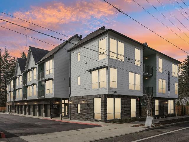 Welcome to Burnside Bluffs – Your New Urban Retreat! 2 Bedroom Apartment for Rent at 17528 E Burnside St, Gresham, OR 97233 Rockwood