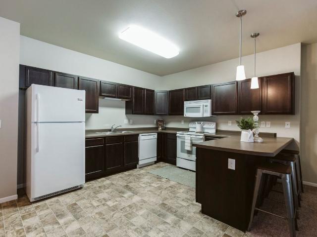 Welcome to Crystal Creek Place — Modern Living in South Fargo 3 Bedroom Apartment for Rent at 5301 27th St S, Fargo, ND 58104