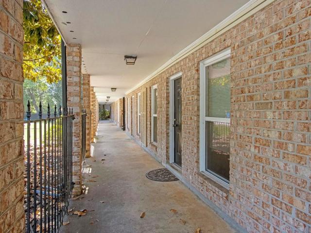Welcome to Hickory Ridge Apartments! 1 Bedroom Apartment for Rent at 2413 Wade Hampton Blvd, Greenville, SC 29615
