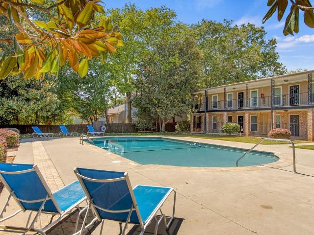 Welcome to Hickory Ridge Apartments! 2 Bedroom Apartment for Rent at 2413 Wade Hampton Blvd, Greenville, SC 29615