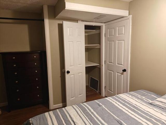 Welcome to HOME! High quality rooms with comfy mattresses and queen/king beds. Private bathroom units available,free high speed wifi