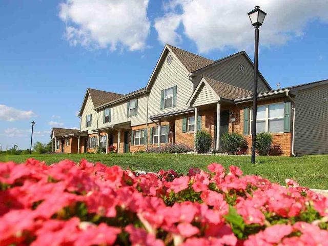Welcome to Jefferson Crossing Townhomes 3 Bedroom Apartment for Rent at 800 N Dixon Rd, Kokomo, IN 46901