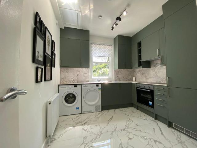 Welcome to Luxury Bedroom Unit Charlton, Greenwich