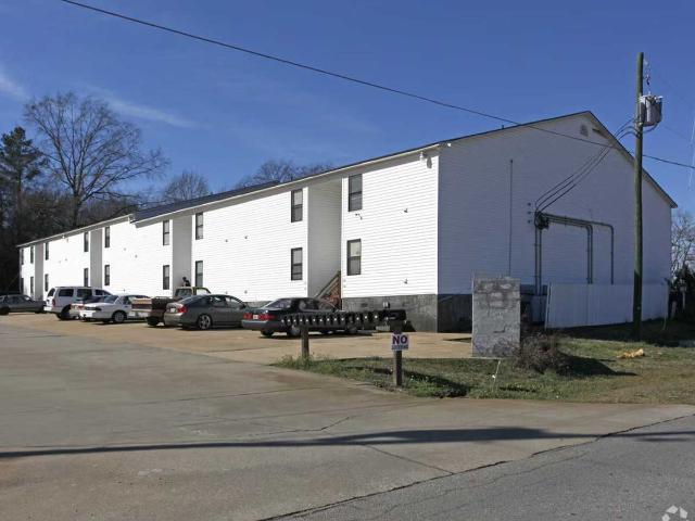 Welcome to Pineview Apartments 2 Bedroom Apartment for Rent at 7933 Old Sylacauga Hwy, Childersburg, AL 35044