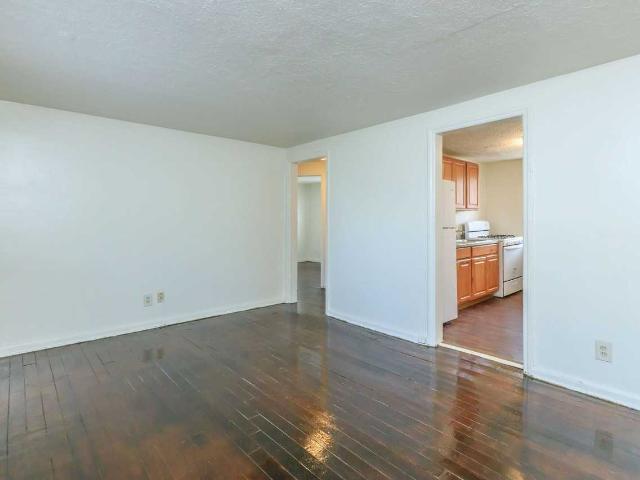 Welcome to Red Oak Apartments in Hamilton, New Jersey. 2 Bedroom Apartment for Rent at 2300 S Broad St, Hamilton, NJ 08610