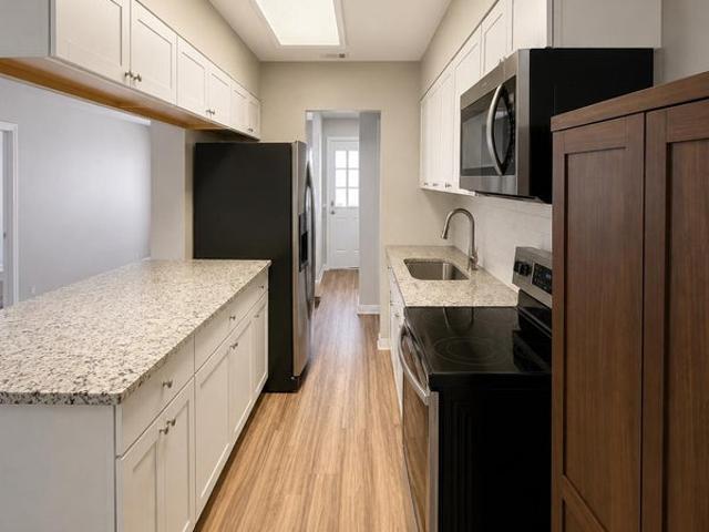 Welcome to Rolling Hills Home! Clean • Comfy • C