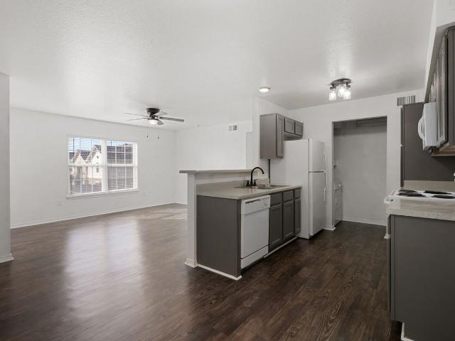 Welcome to Stone Creek! 2 Bedroom Apartment for Rent at 2851 Xavier St, Fort Smith, AR 72901 South Fort Smith