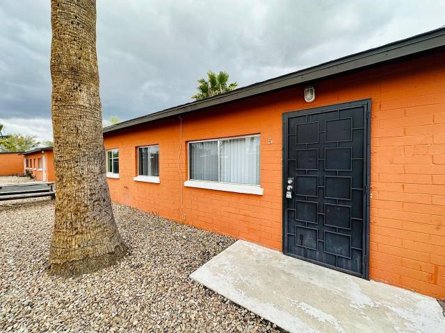 Welcome to The Commons at 114 Laguna! Studio Apartment for Rent at 114 W Laguna St, Tucson, AZ 85705