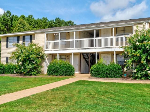 Welcome to The Landing 2 Bedroom Apartment for Rent at 125 Landing Way, Sylacauga, AL 35150