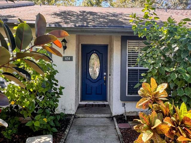 Welcome to Your Dream Home in the Heart of Largo!