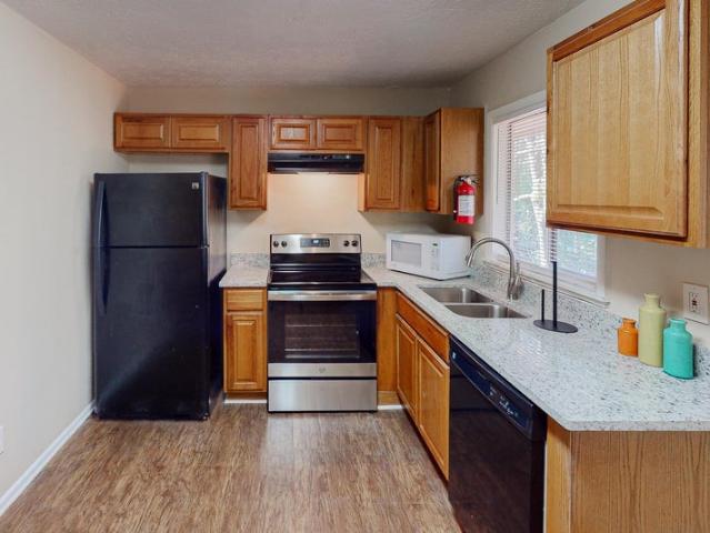 Welcome to your new home in Atlanta, 2 minute walk