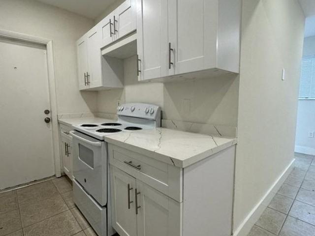 Welcome to Your tranquil Oasis 2 Bedroom Apartment for Rent at 1951 Ne 167th St, North Miami Beach, FL 33162 Fulford Bythe Sea