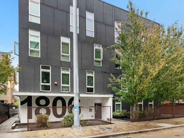 Welcome to 1806 23rd Ave — Contemporary building Studio Apartment for Rent at 1806 23rd Ave, Seattle, WA 98122 Mann