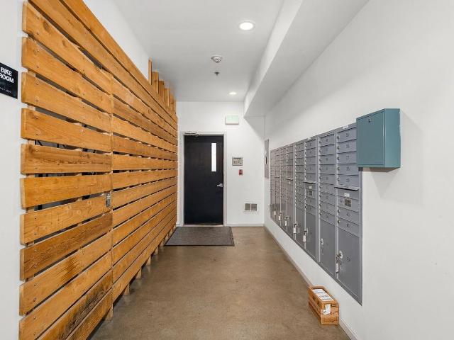 Welcome to 1806 23rd Ave — Modern Living in the Heart of Seattle’s Central District Studio Apartment for Rent at 1806 23rd Ave, Seattle, WA 98122 Mann