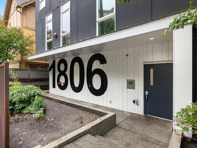 Welcome to 1806 23rd Ave — Modern Living in the Heart of Seattle’s Central District Studio Apartment for Rent at 1806 23rd Ave, Seattle, WA 98122 Mann