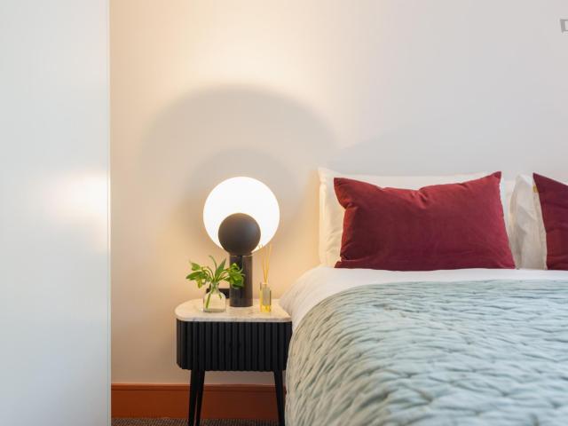Welcoming 2 bedroom flat in Limehouse Has an Apartment