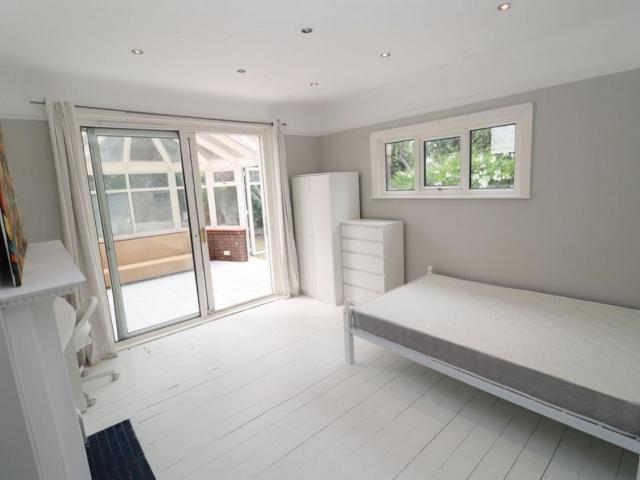 Welcoming bedroom in a shared flat in Brixton Has a Room