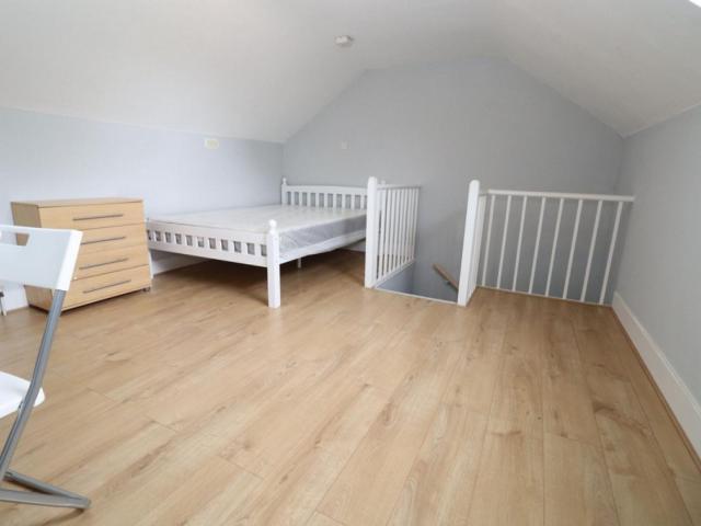 Welcoming double bedroom close to Ladywell Fields Has a Room