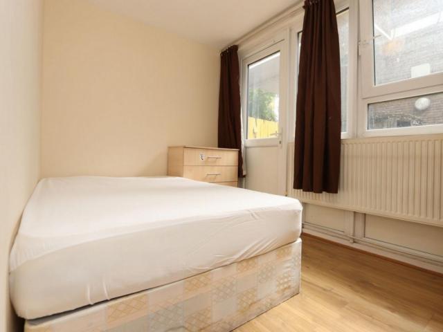 Welcoming double bedroom in Limehouse Has a Room