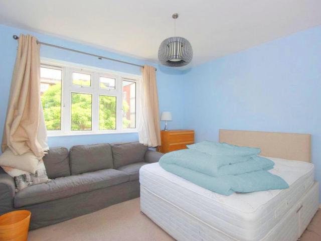 Welcoming double bedroom in well connected Chelsea Has a Room