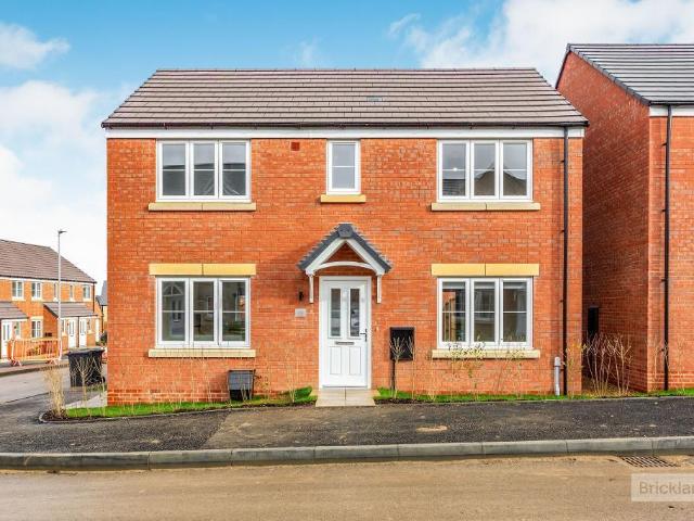 Weldon Park, Corby NN17 3 bed detached house to rent £1,550 pcm £358 pw
