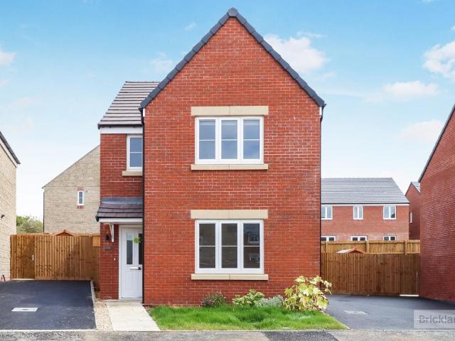 Weldon Park, Corby NN17 3 bed detached house to rent £1,550 pcm £358 pw