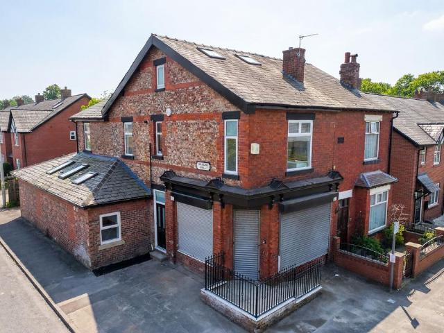 Weldon Road, Altrincham WA14 2 bed flat to rent £1,450 pcm £335 pw