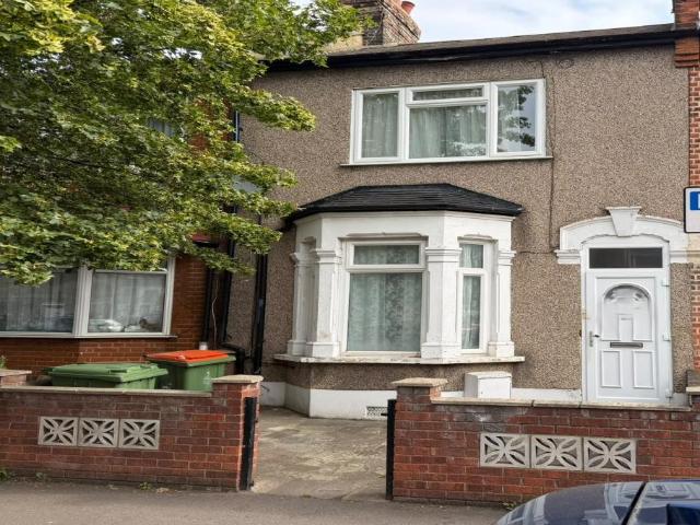 well maintained and spacious three bedroom family home, ideally situated on the popular Frinton Road in East Ham E6
