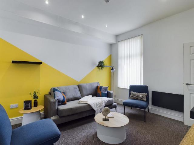 Well Meadow Drive, Sheffield S3 7 bed house to rent £3,784 pcm £873 pw