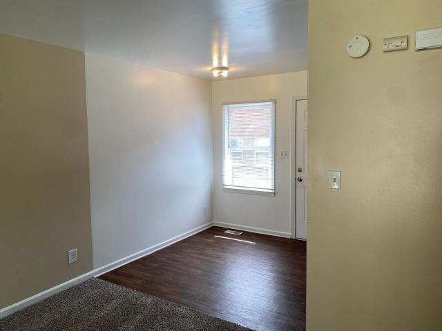 Well Appointed Apartments in a Vibrant East Charlotte Neighborhood with Renovated Units Available 1 Bedroom Apartment for Rent at 1951 Milton Rd, Charlotte, NC 28215 Oak Forest