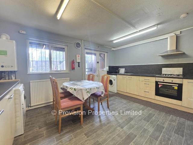 Well Close Rise, City Centre, Leeds LS7, 4 bed town house to rent, £1,595 pcm | PrimeLocation